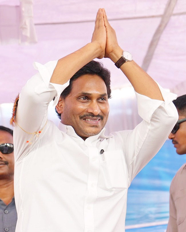 CM Jagan Bus Yatra Photos: ‘మేమంతా సిద్ధం’ రెండో రోజు బస్సు యాత్రలో సీఎం వైఎస్‌ జగన్‌ | CM YS ...
